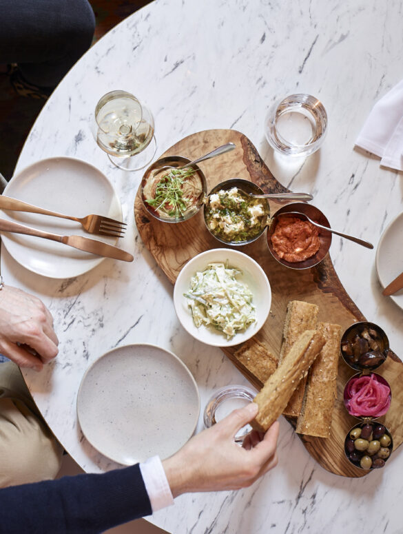 The Delicious Guide - The Best Restaurants and places to eat out in Bath